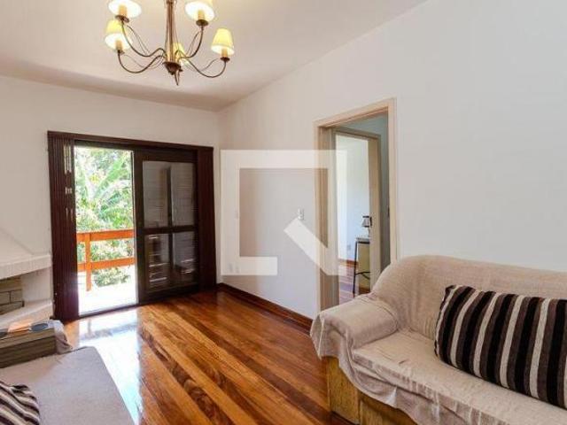 Casa à Venda Camaquã, 4 Quartos, 251 m² Porto Alegre