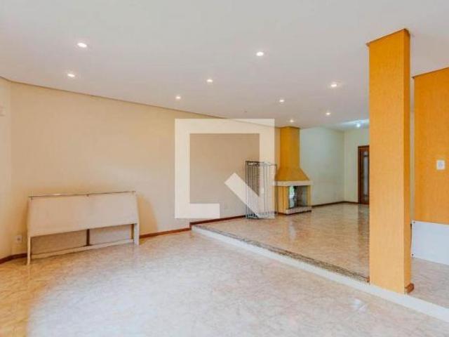 Casa à Venda Camaquã, 4 Quartos, 380 m² Porto Alegre