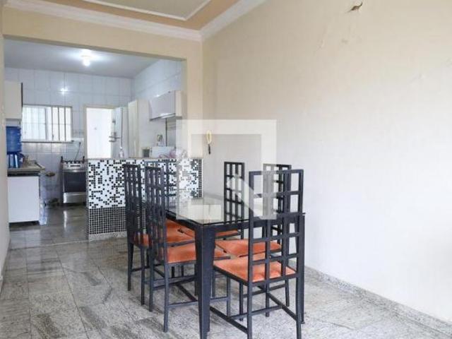 Casa à Venda Camargos, 4 Quartos, 208 m² Belo Horizonte
