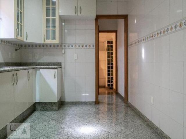 Casa à Venda Cambuci, 4 Quartos, 150 m2