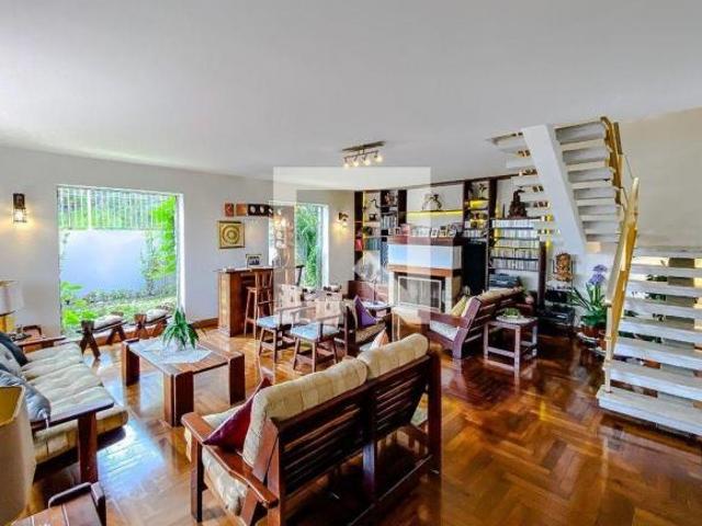Casa à Venda Cambuci, 3 Quartos, 256 m2