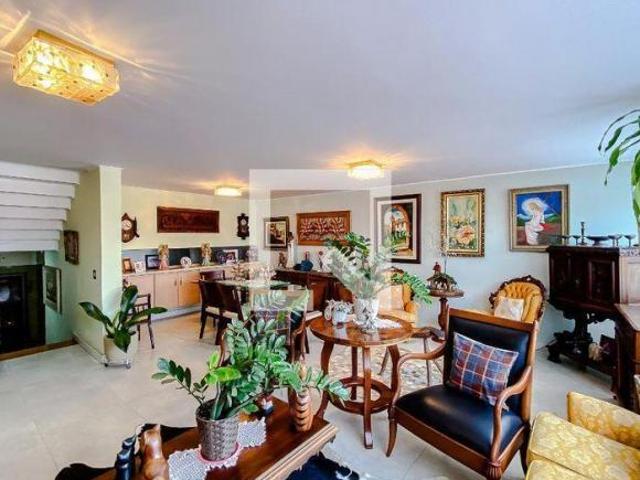 Casa à Venda Cambuci, 3 Quartos, 250 m2