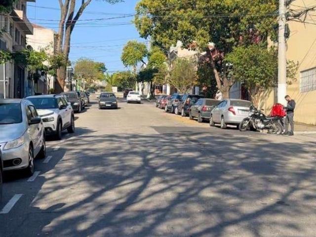 Casa à venda, Cambuci, são 5 casas de vila, com 50m2 cada, valor 2.660.000 a vila toda São Paulo, ex