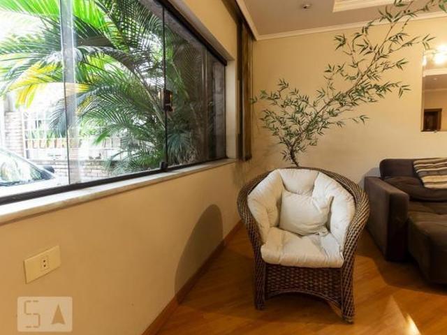 Casa à Venda Campo Belo, 4 Quartos, 220 m2