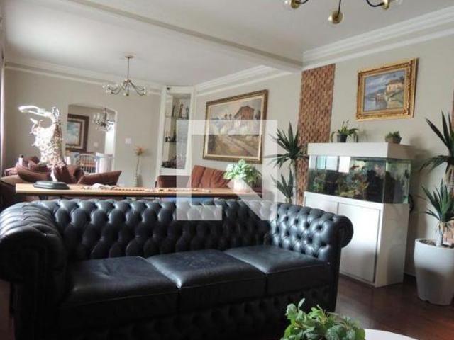 Casa à Venda Campo Belo, 4 Quartos, 250 m2