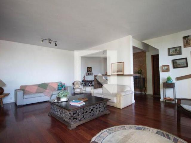 Casa à Venda Campo Belo, 1 Quarto, 220 m2