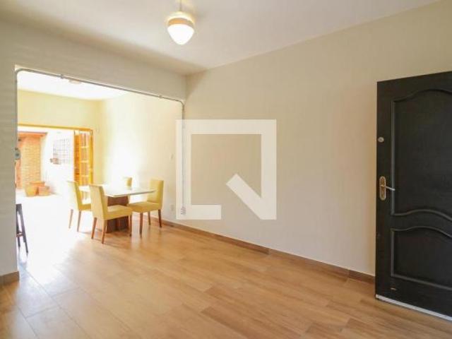 Casa à Venda Campo Belo, 2 Quartos, 140 m2