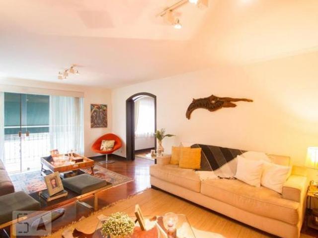 Casa à Venda Campo Belo, 2 Quartos, 300 m² São Paulo