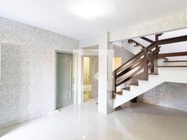 Casa à Venda Campo Novo, 3 Quartos, 215 m² Porto Alegre