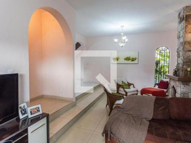 Casa à Venda Canadá, 3 Quartos, 300 m² Belo Horizonte