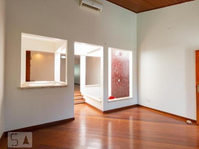 Casa à Venda Cangaíba, 3 Quartos, 280 m² São Paulo
