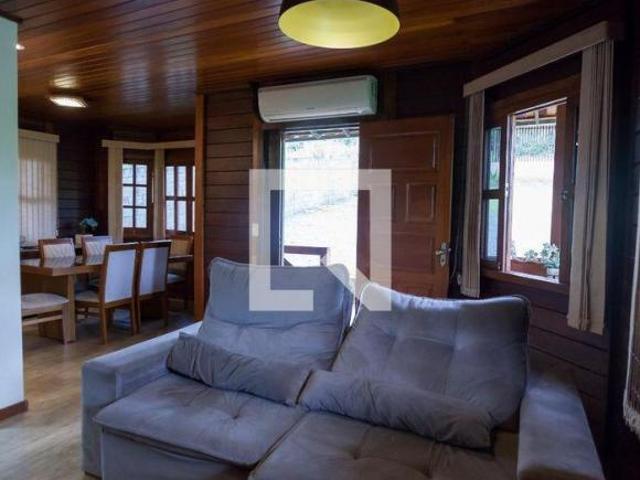 Casa à Venda Canto das Águas, 3 Quartos, 1500 m² Rio Acima