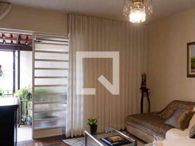 Casa à Venda Carlos Prates, 3 Quartos, 200 m² Belo Horizonte