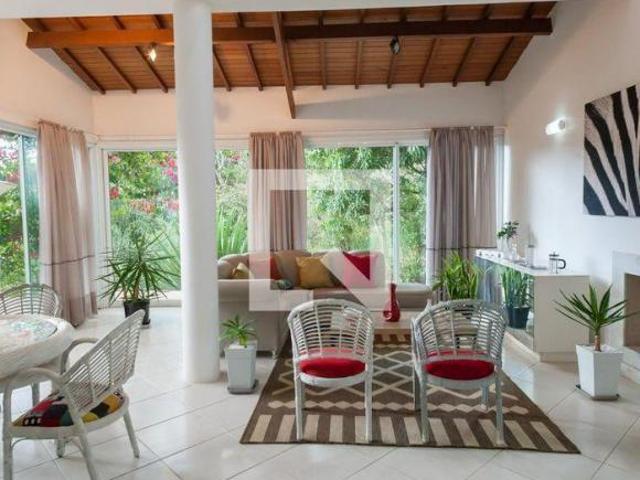 Casa à Venda Casa Branca, 3 Quartos, 268 m² Brumadinho