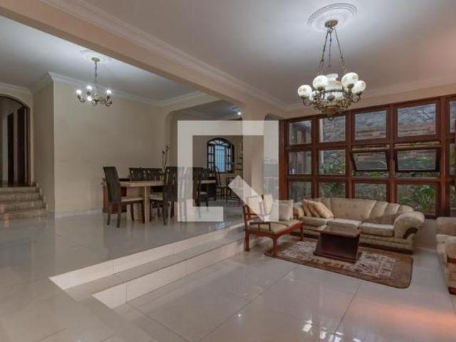 Casa à Venda Castelo, 4 Quartos, 320 m² Belo Horizonte