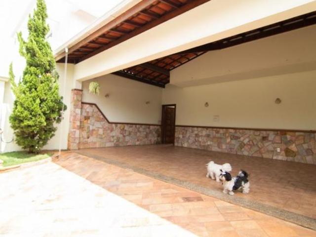 Casa à Venda Castelo, 4 Quartos, 390 m2