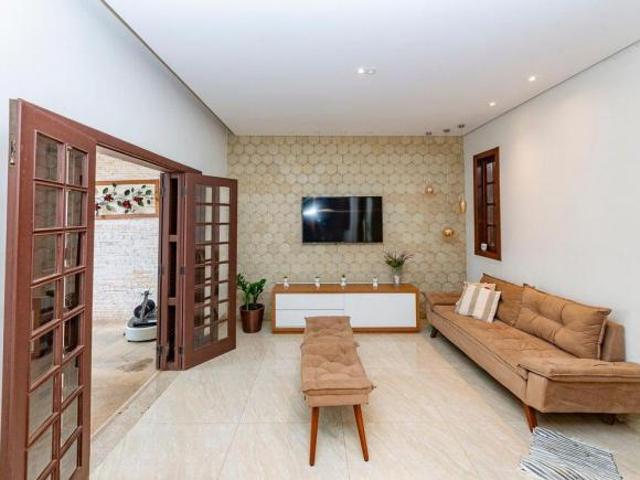 Casa à Venda Castelo, 4 Quartos, 453 m2