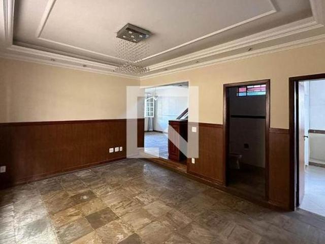 Casa à Venda Castelo, 5 Quartos, 420 m² Belo Horizonte