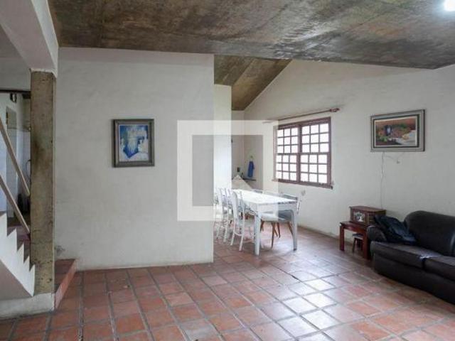 Casa à Venda Castelo, 3 Quartos, 250 m² Belo Horizonte