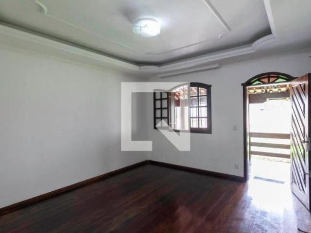 Casa à Venda Castelo, 3 Quartos, 420 m² Belo Horizonte