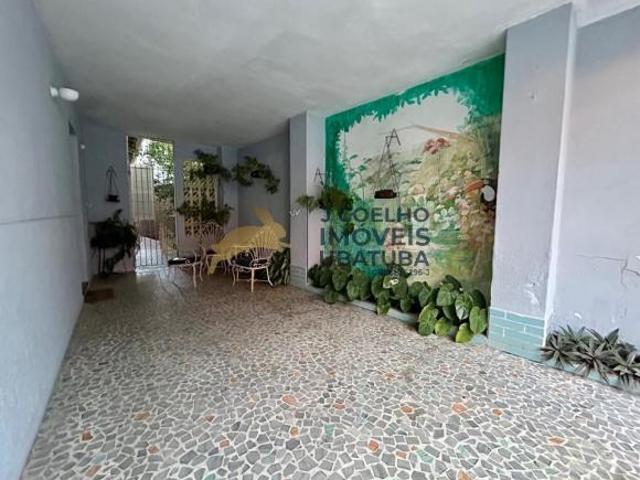 CASA À VENDA CENTRO DE CARAGUATATUBA PRÓXIMA À PISTA DE SKATE, CALÇADÃO E ORLA DA PRAIA