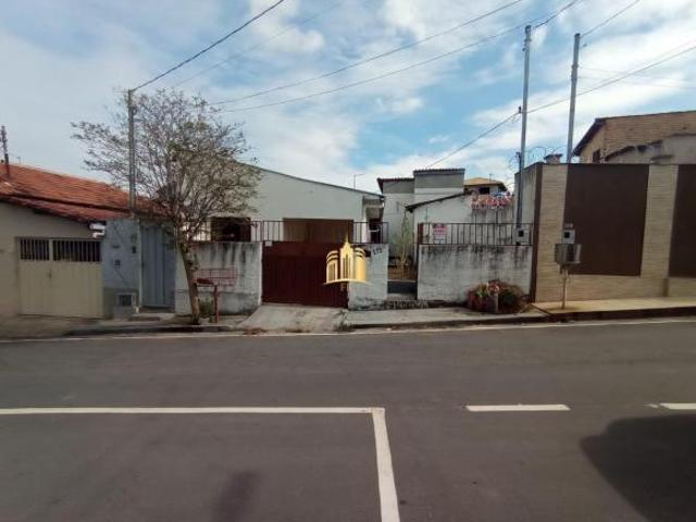 CASA A VENDA CENTRO ESMERALDAS/MG R$230.000,00