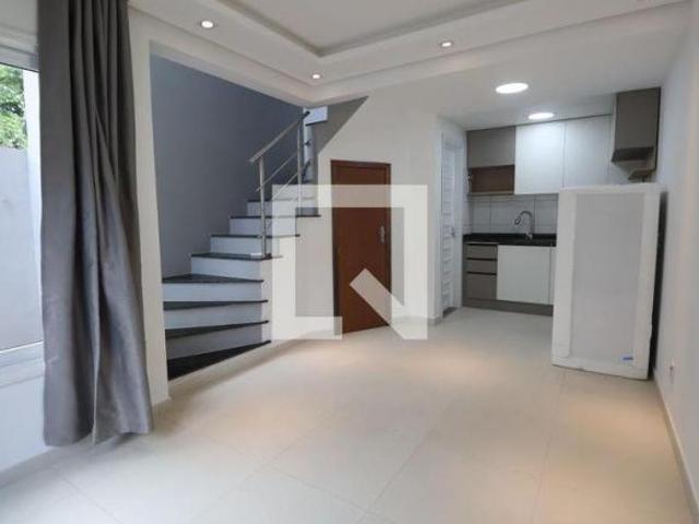 Casa à Venda Centro, 2 Quartos, 83 m² Canoas