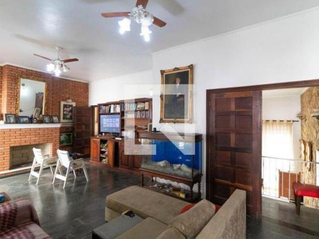 Casa à Venda Centro, 2 Quartos, 148 m2