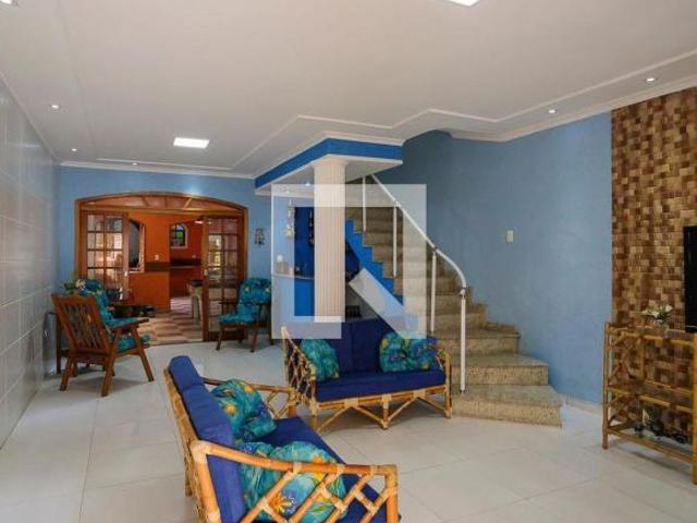 Casa à Venda Centro, 2 Quartos, 179 m2