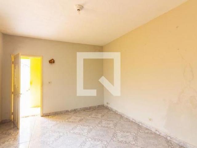 Casa à Venda Centro, 2 Quartos, 250 m2