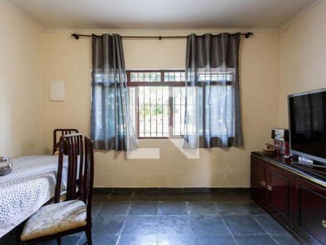 Casa à Venda Centro, 2 Quartos, 300 m2