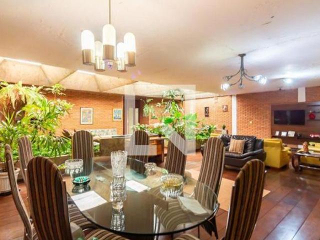 Casa à Venda Centro, 3 Quartos, 600 m² Osasco