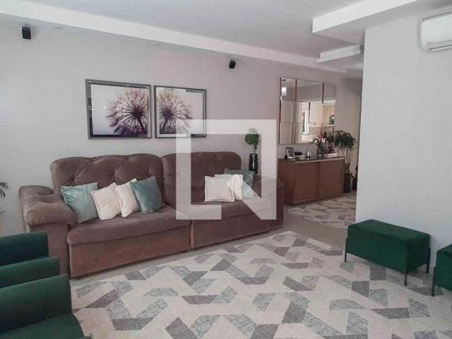 Casa à Venda Centro, 3 Quartos, 150 m2