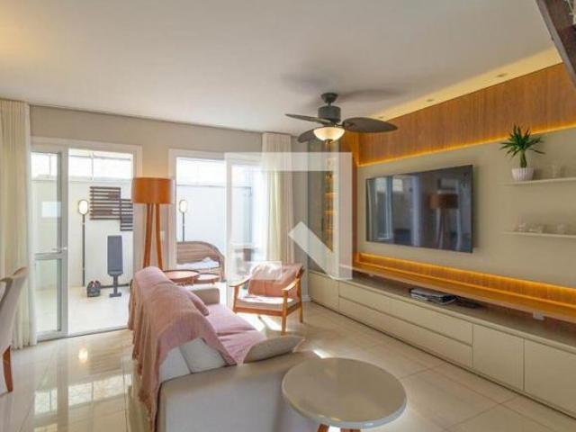 Casa à Venda Centro, 3 Quartos, 160 m² Canoas