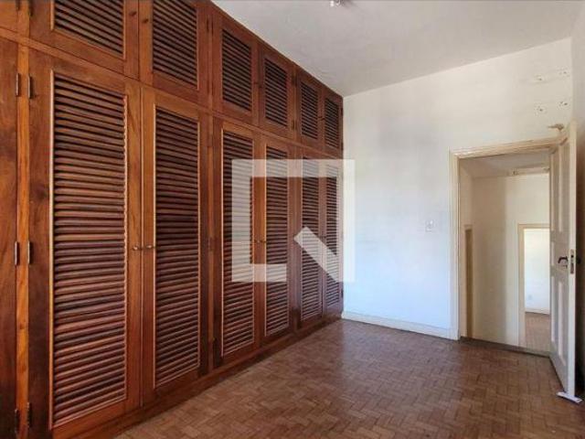 Casa à Venda Centro, 3 Quartos, 168 m2