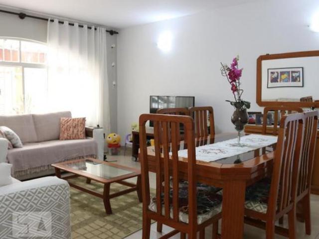 Casa à Venda Centro, 3 Quartos, 174 m2