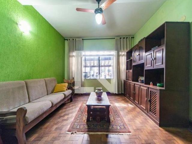 Casa à Venda Centro, 3 Quartos, 197 m2