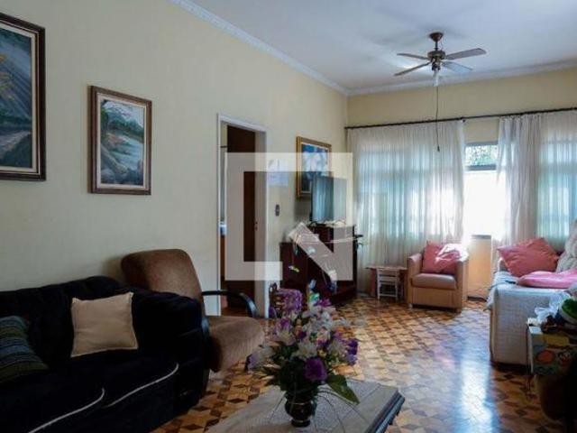 Casa à Venda Centro, 3 Quartos, 200 m2
