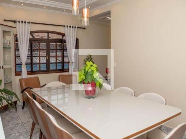 Casa à Venda Centro, 3 Quartos, 202 m2