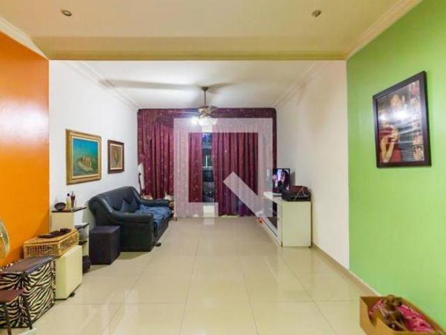 Casa à Venda Centro, 3 Quartos, 212 m2
