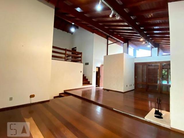 Casa à Venda Centro, 3 Quartos, 213 m² São Leopoldo
