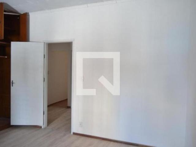 Casa à Venda Centro, 3 Quartos, 240 m2