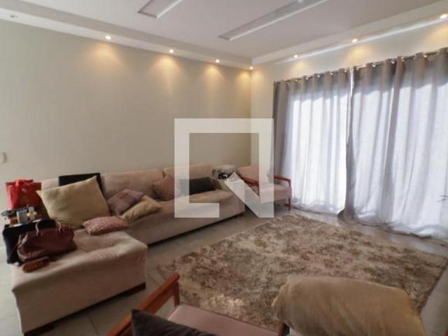 Casa à Venda Centro, 3 Quartos, 250 m2