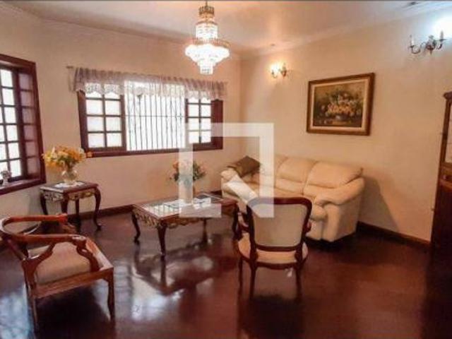 Casa à Venda Centro, 3 Quartos, 296 m2