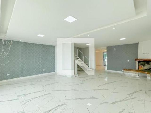 Casa à Venda Centro, 3 Quartos, 320 m2