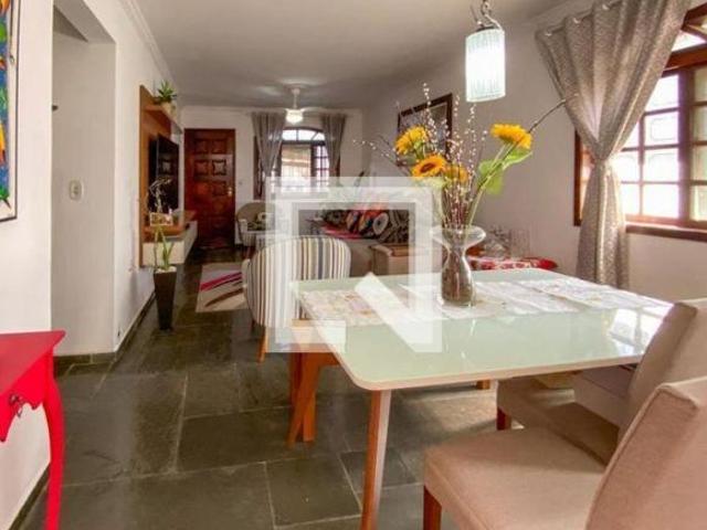 Casa à Venda Centro, 3 Quartos, 330 m2
