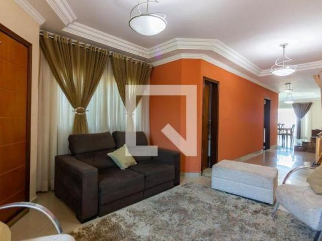 Casa à Venda Centro, 3 Quartos, 331 m2