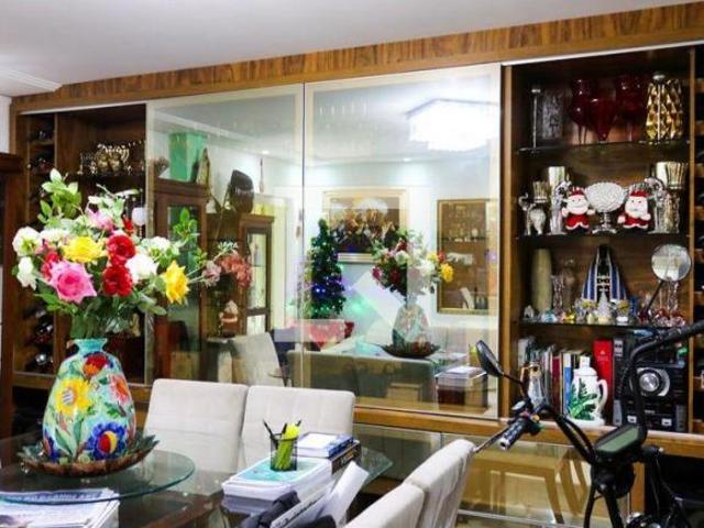 Casa à Venda Centro, 3 Quartos, 340 m2