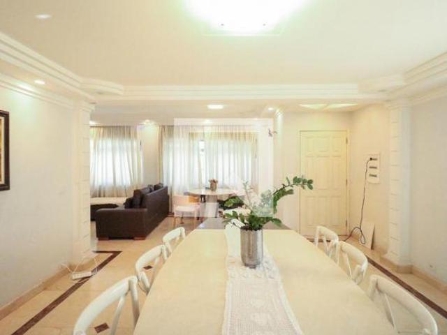 Casa à Venda Centro, 4 Quartos, 400 m2