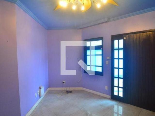 Casa à Venda Centro, 4 Quartos, 110 m² Canoas